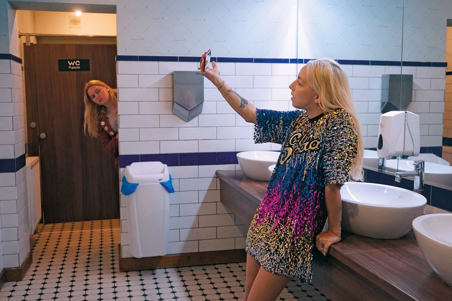 „Nie obiecujcie sobie zbyt wiele po końcu świata”, reż. Radu Jude